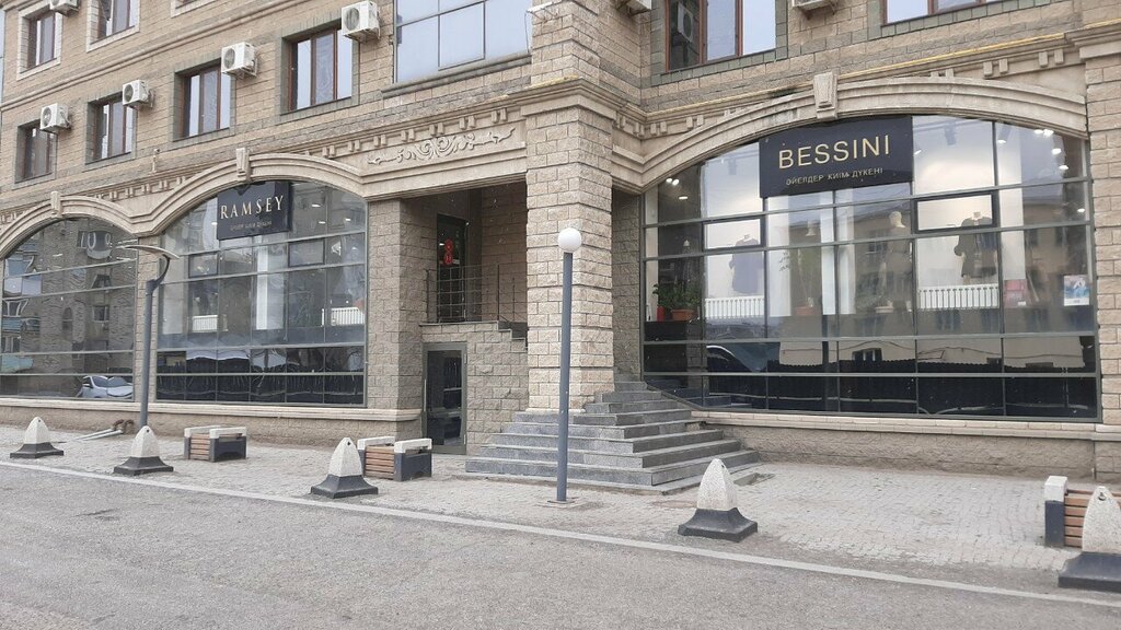 Giyim mağazası Ramsey/Bessini, Atırav, foto