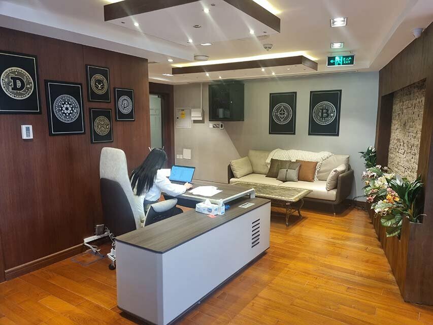 Aracı şirketler CryptoForce, Dubai, foto