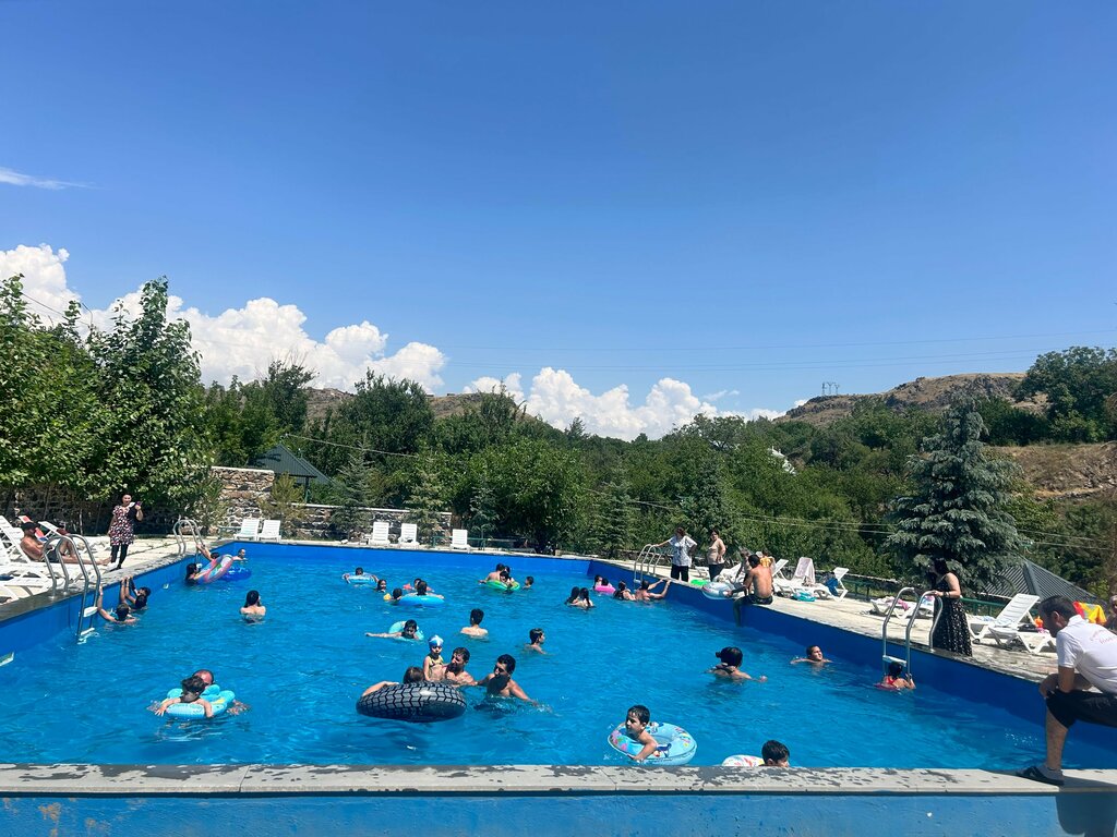 Yol kenarı dinlenme alanı Recreation area Getamej, Kotayk, foto