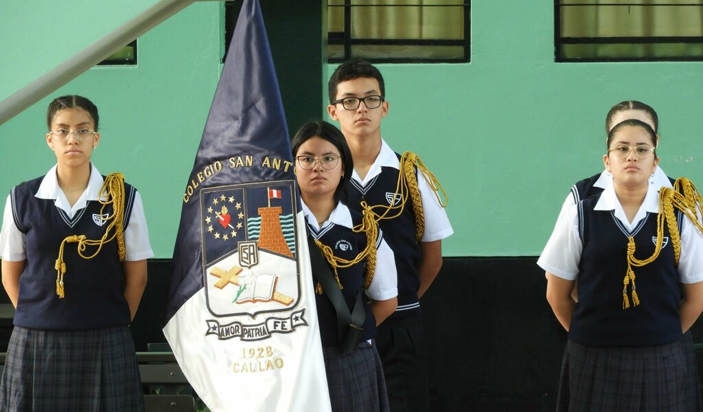 Ortaokul Colegio San Antonio, Lima, foto