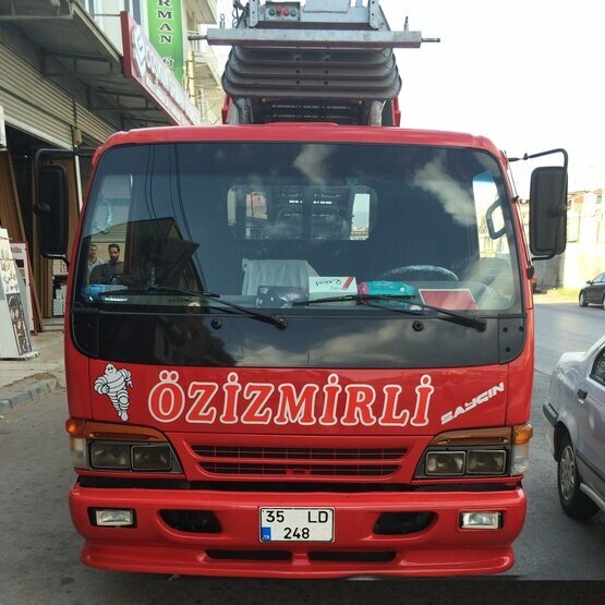Otopark ve tamirhaneler Öz Izmirli, İzmir, foto