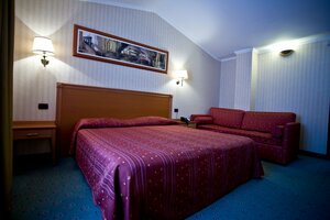 Palace Hotel San Michele (Apulia, Foggia, Via Madonna degli Angeli), otel  Puglia'dan