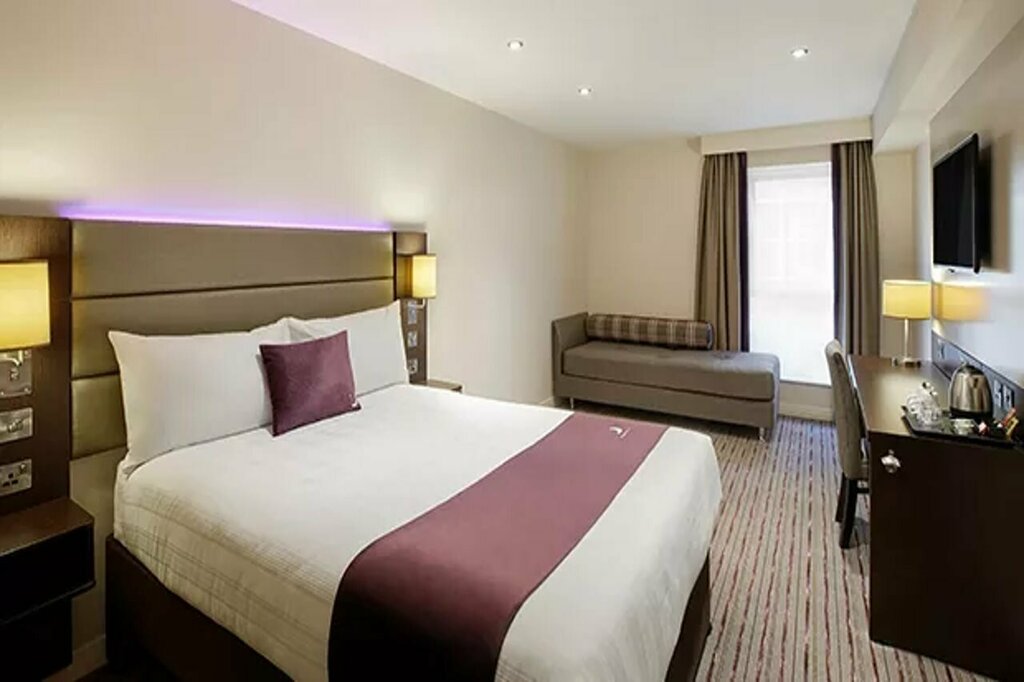 Otel Premier Inn Wirral, İngiltere, foto