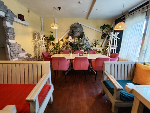 Kafe Golden Fish, Kirovsk, foto