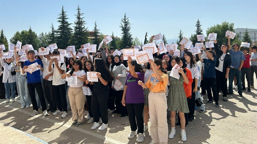 Lise Dinçerler 75. Yıl Anadolu Lisesi, Zile, foto