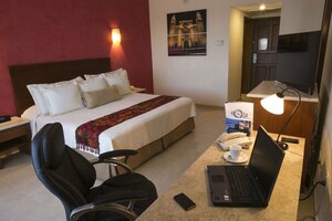 Hotel Adhara Cancúnё (No:1,2,3, Cancun), otel  Cancun'dan
