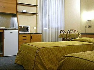 Residence Lepontina (Via Lepontina No:8), otel  Milano'dan