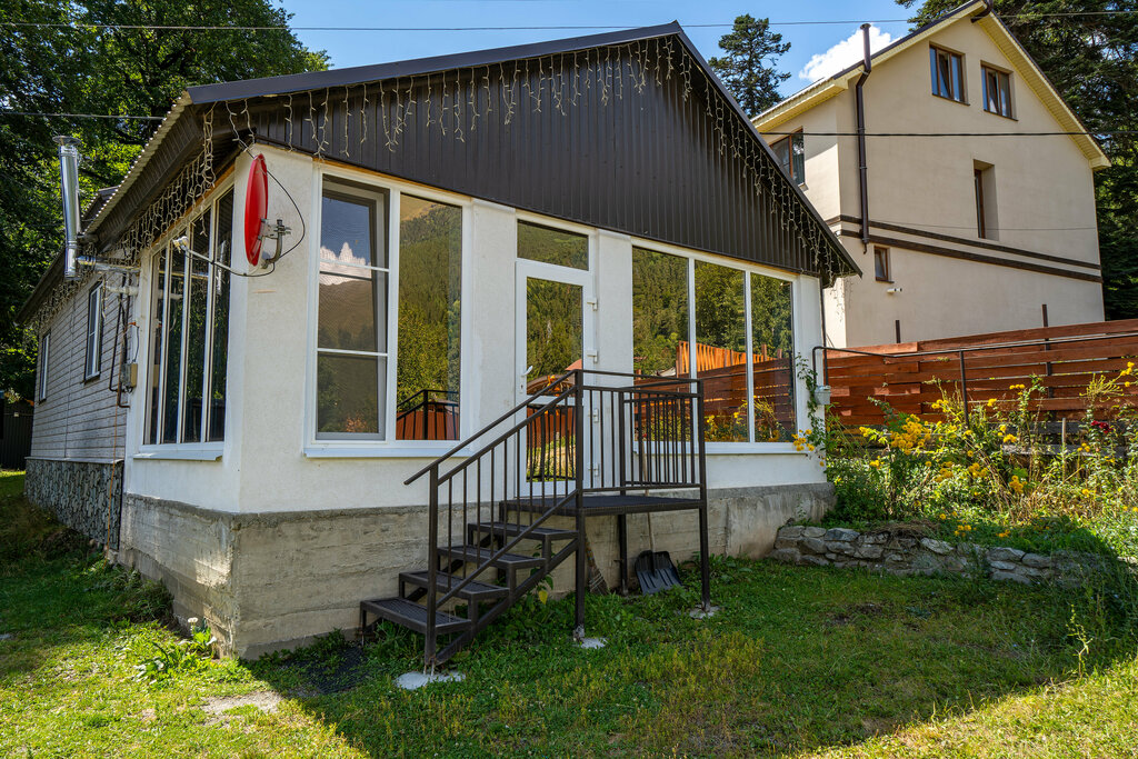 Konuk evi Tikhij dvorik, Karaçay‑Çerkez Cumhuriyeti, foto
