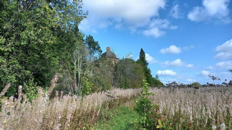 Ortodoks kiliseleri Tserkov Ikony Bozhiyey Materi Tikhvinskaya V Olino, Vologodskaya oblastı, foto