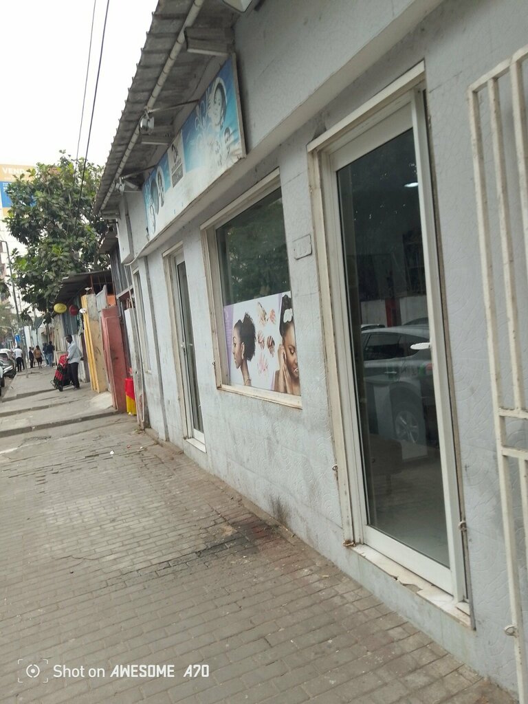 Güzellik salonu Salão, Loanda, foto
