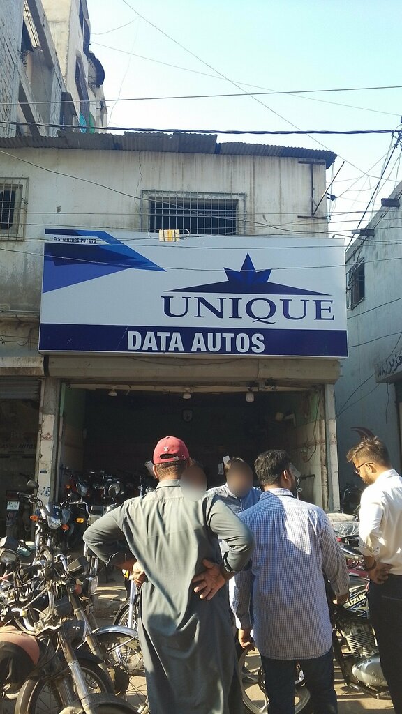 Otomobil satış galerileri Hamza Autos, Karaçi, foto