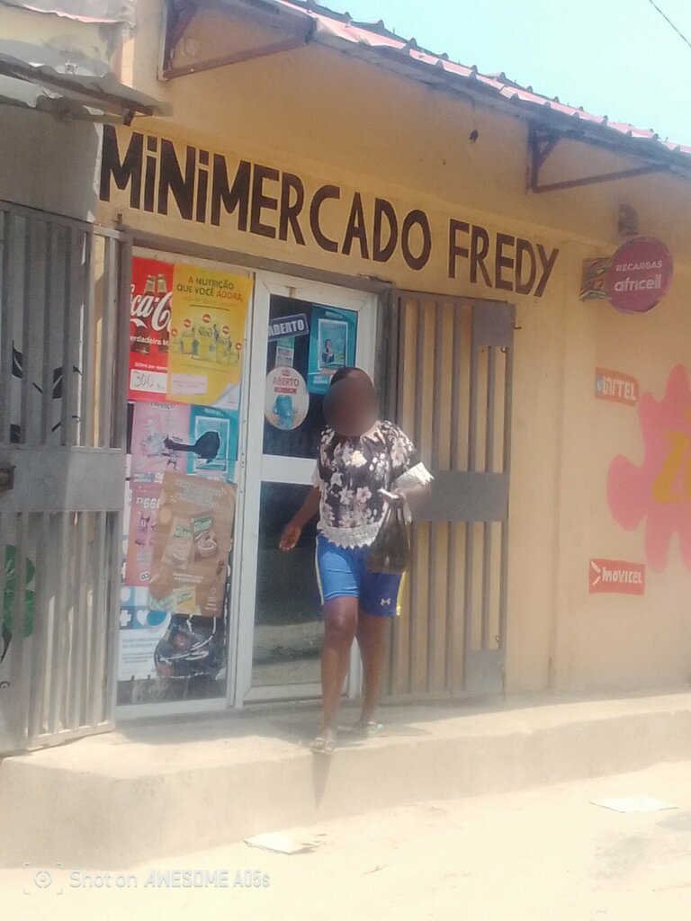 Market Mini Mercado Preços Baixos, Loanda, foto