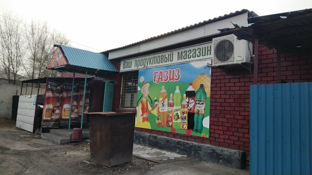 Market Khitryy, Semey, foto