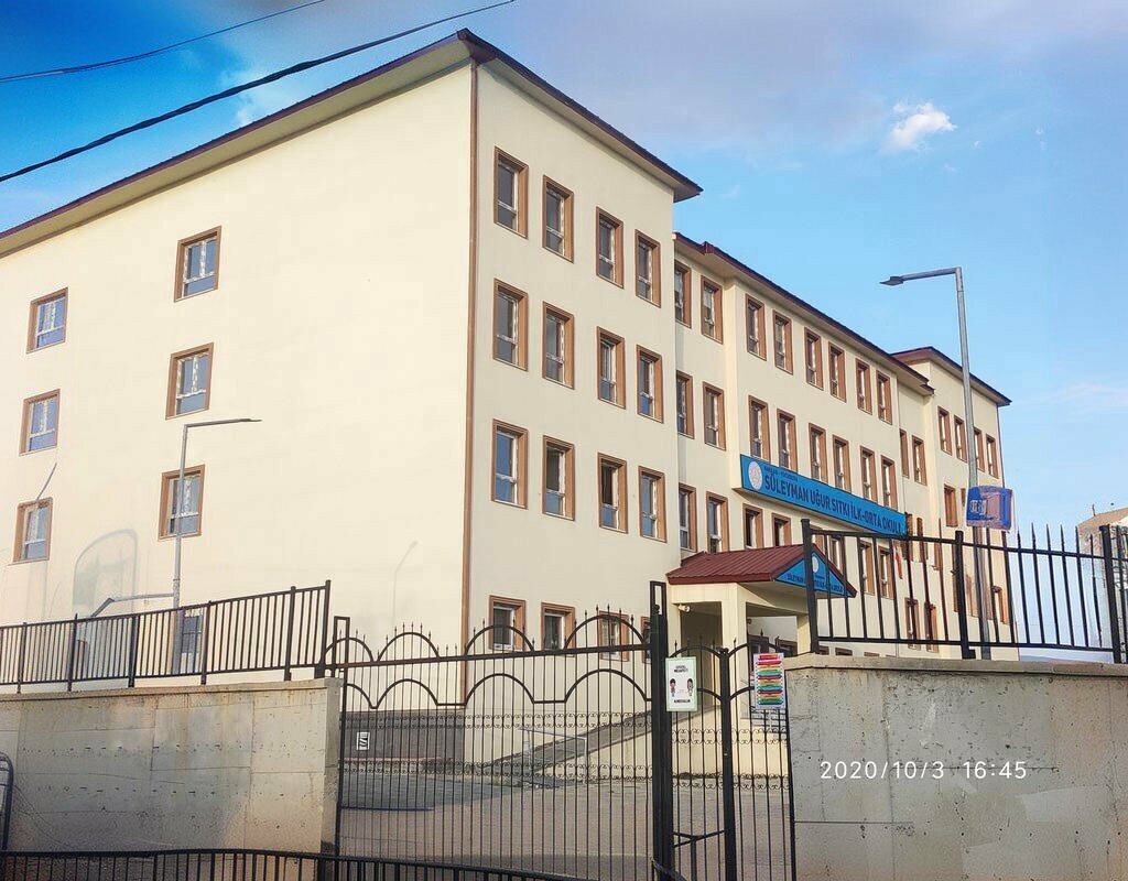 Ortaokul Süleyman Uğur Sıtkı Ortaokulu, Yüksekova, foto