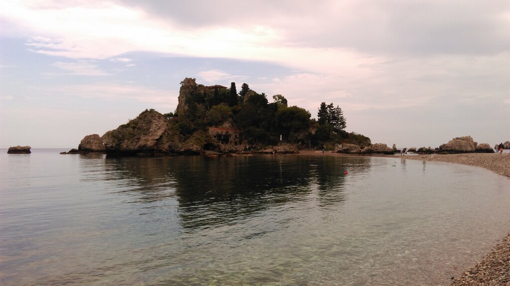 Plaj Isola Bella, Sicilya, foto