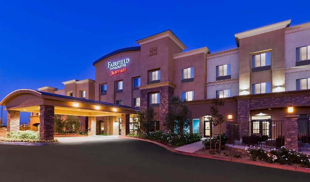 Otel Fairfield Inn & Suites Riverside Corona/Norco, Kaliforniya Eyaleti, foto