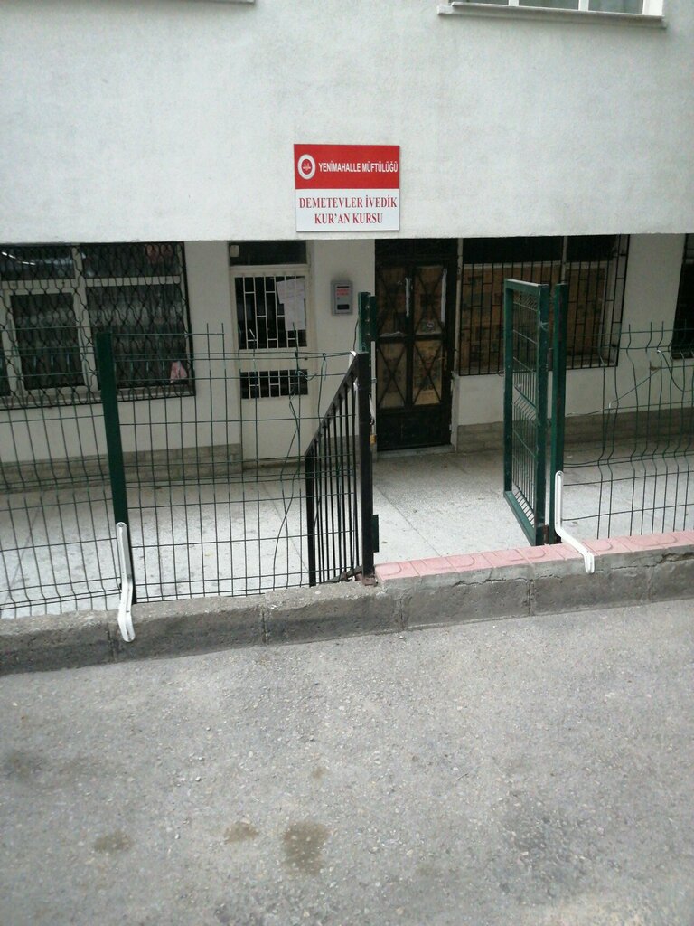 Dini kurslar Demetevler İvedik Kur'an Kursu, Ankara, foto