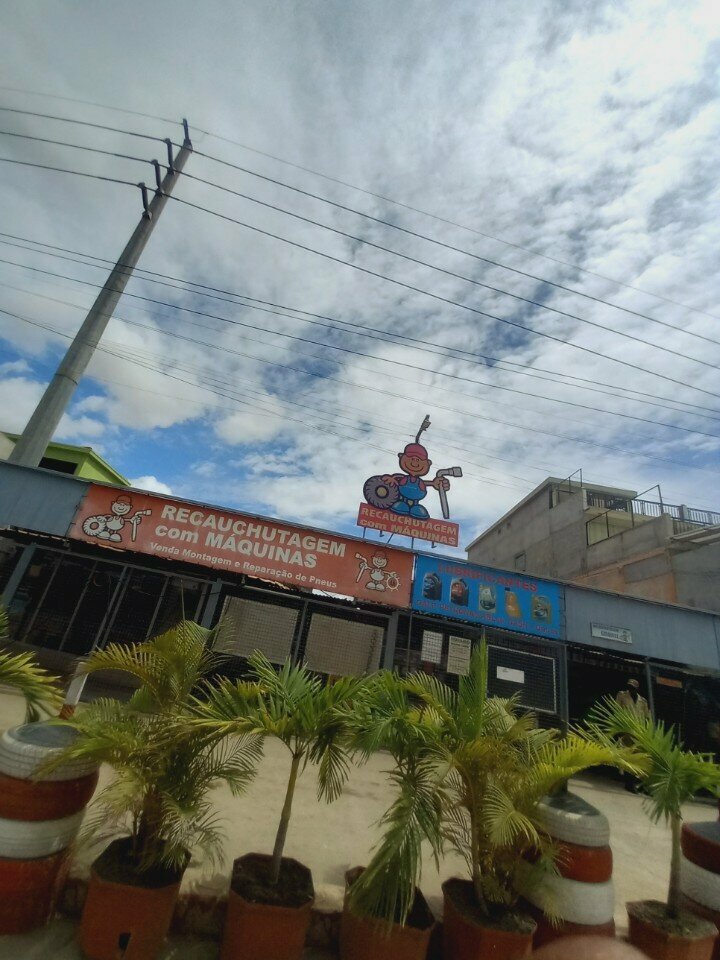Otomobil servisi Recauchutagem com Máquinas, Loanda, foto