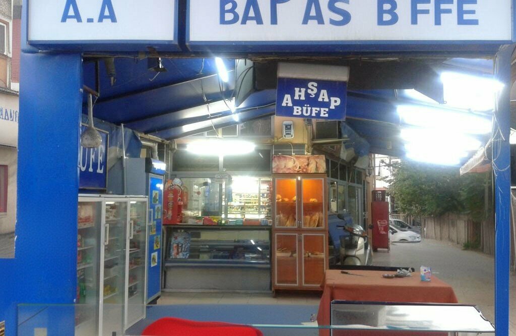 Bira dükkanı Efes Pilsen Ahşap Büfe, Tire, foto