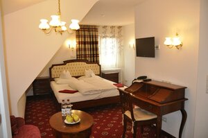Hotel Restaurant Krehls Linde (Baden-Württemberg, Stadt Stuttgart, Obere Straße), otel  Stuttgart'tan