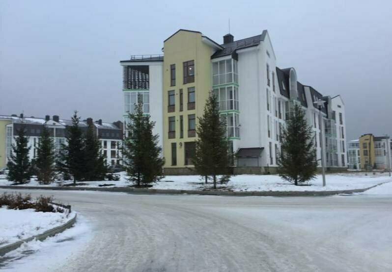 Konut blokları ZhK Karasyeozyorsky-2, Yekaterinburg, foto