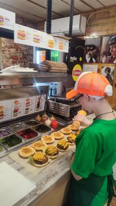 Burger bar Sicilia (1-y pereulok 60 let Oktyabrya No:1А), fast food  Seltso'dan