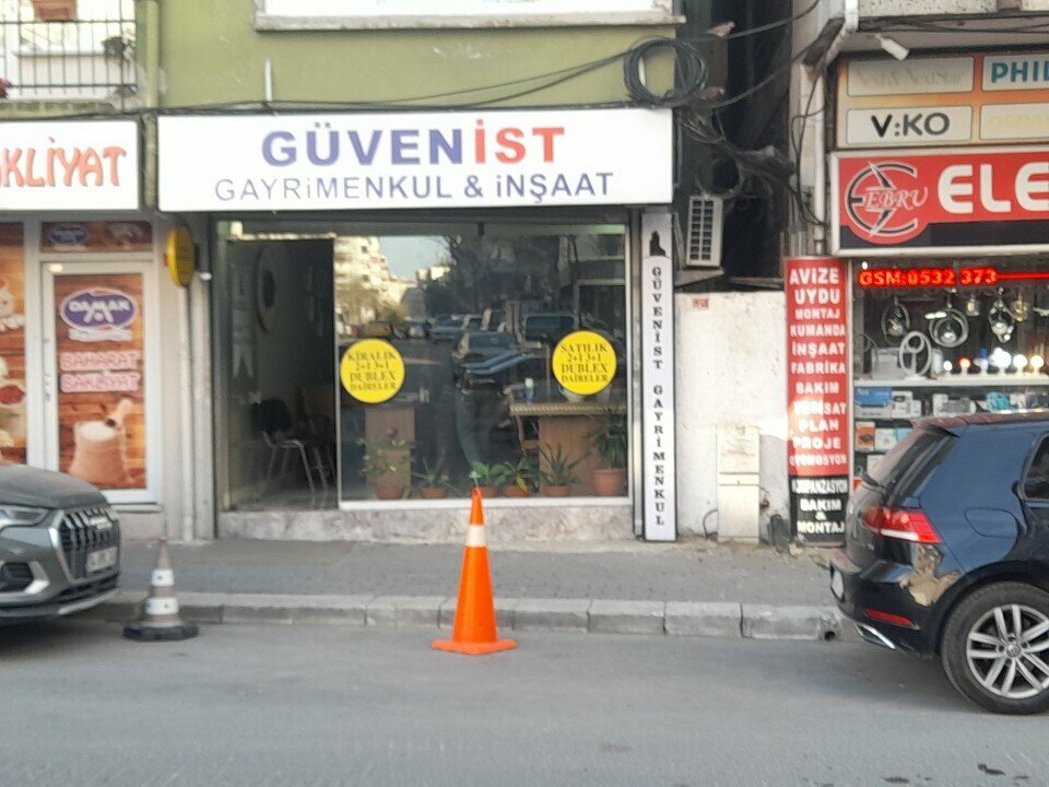 Emlak ofisi Güvenist, İstanbul, foto