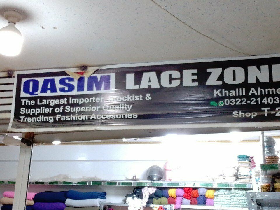 Giyim mağazası Qasim lace zone, Karaçi, foto