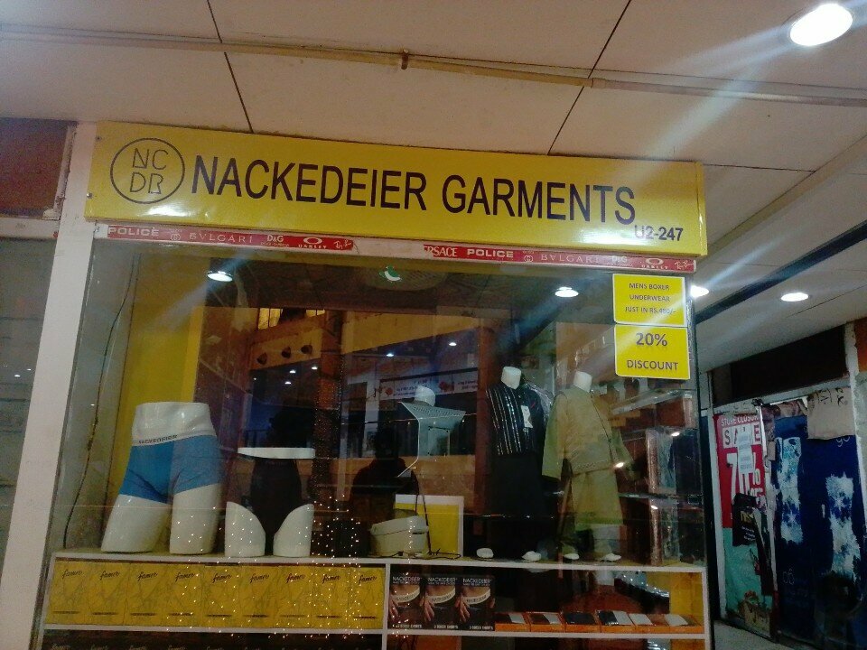 Dış giyim mağazası Nackedeier, Karaçi, foto