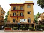 Hotel Villa Itala (Emilia-Romagna, Rimini, Via Cavalieri di Vittorio Veneto), otel  Rimini'den