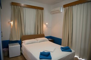 Le Village Hotel (Limassol), otel  Limassol'dan