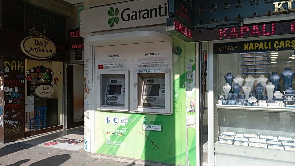 ATM'ler Garanti BBVA ATM, İstanbul, foto