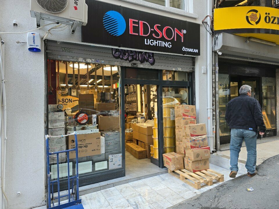 Lamba ve avize mağazaları Ed Son Lighting, İstanbul, foto