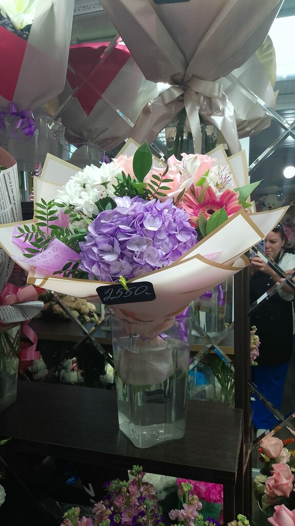 Çiçekçiler Цветы, шары, Moskova ve Moskovskaya oblastı, foto