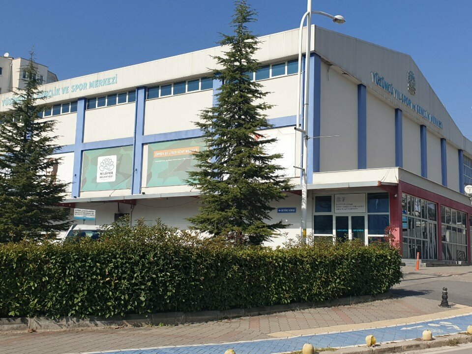 Çok amaçlı spor tesisleri Nilüfer Belediyesi 100. Yıl Gençlik ve Spor Merkezi, Bursa, foto