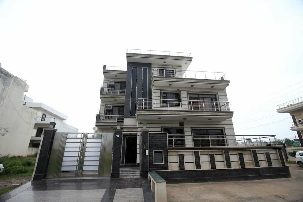 Otel Divine Residency by Royal Collection, , foto