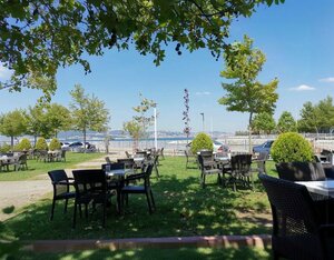 Cafe Anfora (Kocaeli, Gölcük, Deniz Evler Mah.), kafe  Gölcük'ten