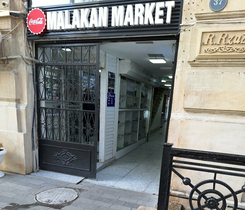 Al götür kahve Malakan park coffee and market, Bakü, foto
