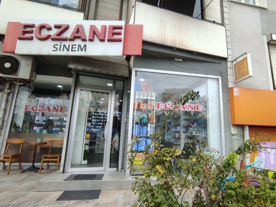 Eczaneler Sinem Eczanesi, İstanbul, foto
