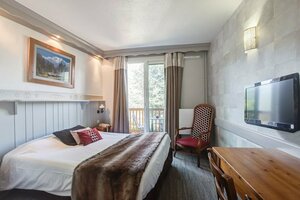 Hôtel Les Bartavelles (Auvergne-Rhône-Alpes, Loire, Arrondissement de Montbrison, Estivareilles, Lieu-dit le Cros), otel
