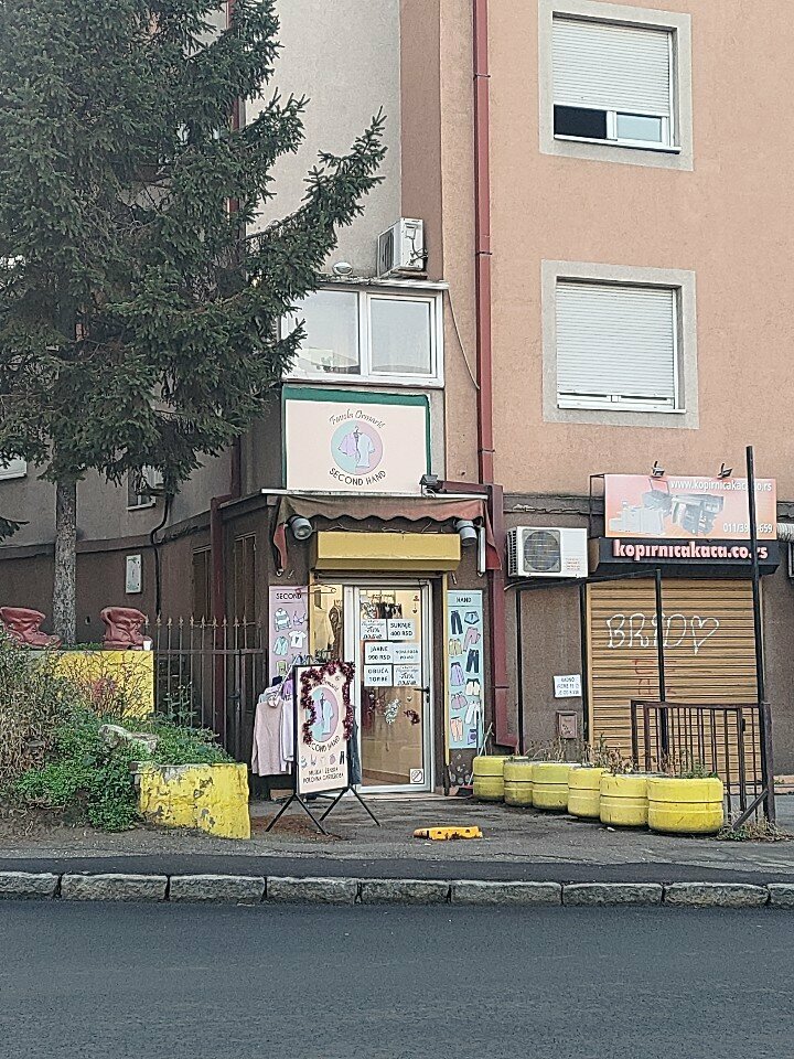 i̇kinci el eşya satışı Second Hand Favola Ormarić - Polovna garderoba, Belgrad, foto