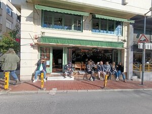 Sunday Coffee (İstanbul, Beşiktaş, Muradiye Mah., Kalıpçı Sok., 44), kahve dükkanları  İstanbul'dan