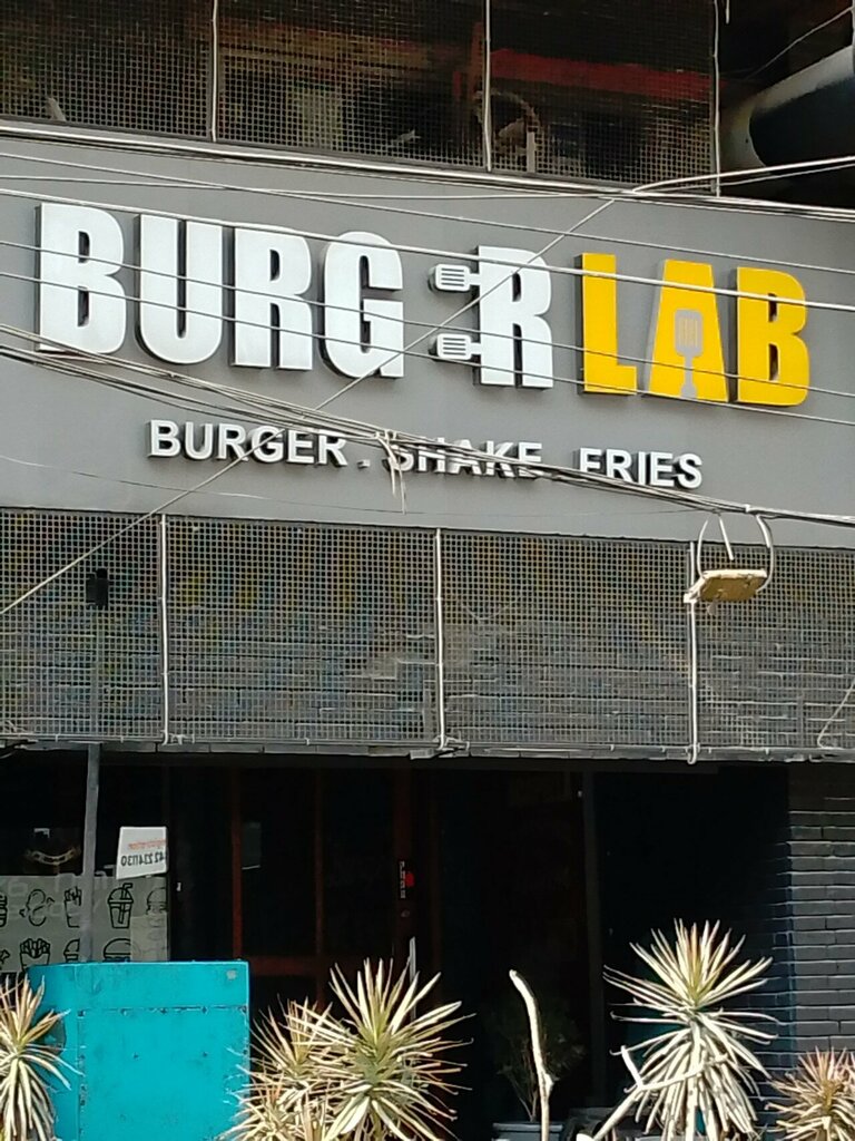 Fast food Burger R lab, Karaçi, foto