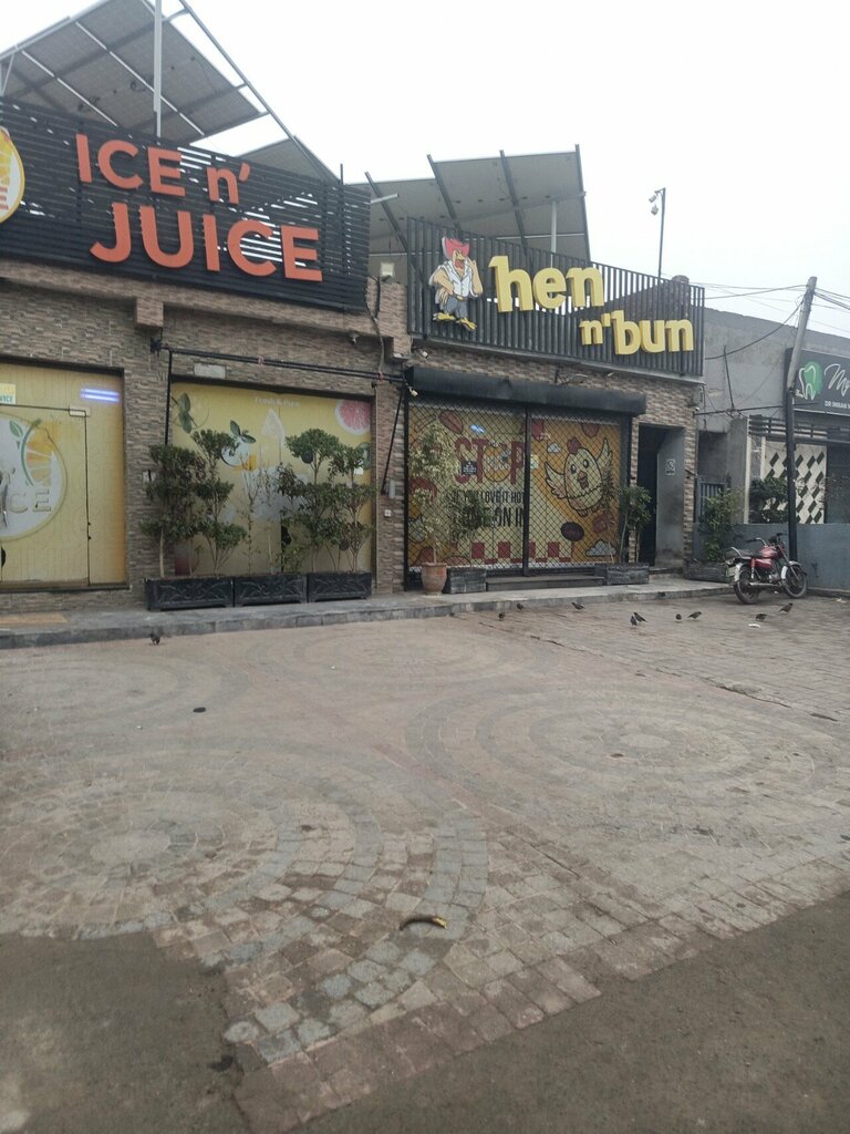 Fast food Hen n' Bun, Lahor, foto