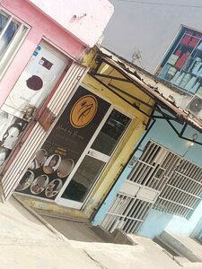 Atelier de perucas (Luanda Province, Municipality of Luanda, Inorade), otomobil servisi  Loanda'dan