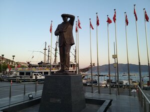 Mustafa Kemal Atatürk (Muğla, Marmaris, Atatürk Meydanı), anıt, heykel  Marmaris'ten