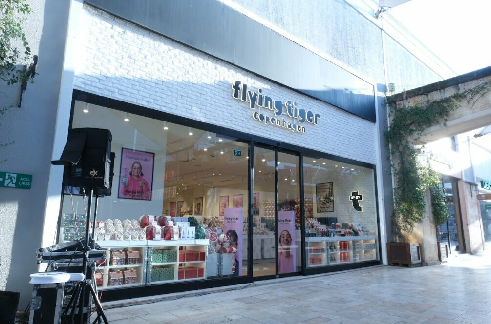 Hediyelik eşya mağazaları Flying Tiger Copenhagen Viaport Asya, İstanbul, foto