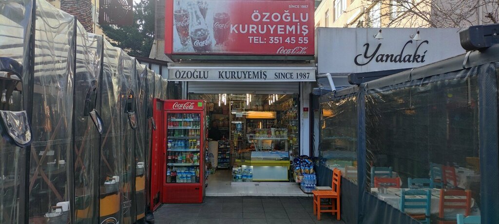 Kuruyemiş, atıştırmalık, kuru meyve Özoğlu Kuruyemiş, İstanbul, foto