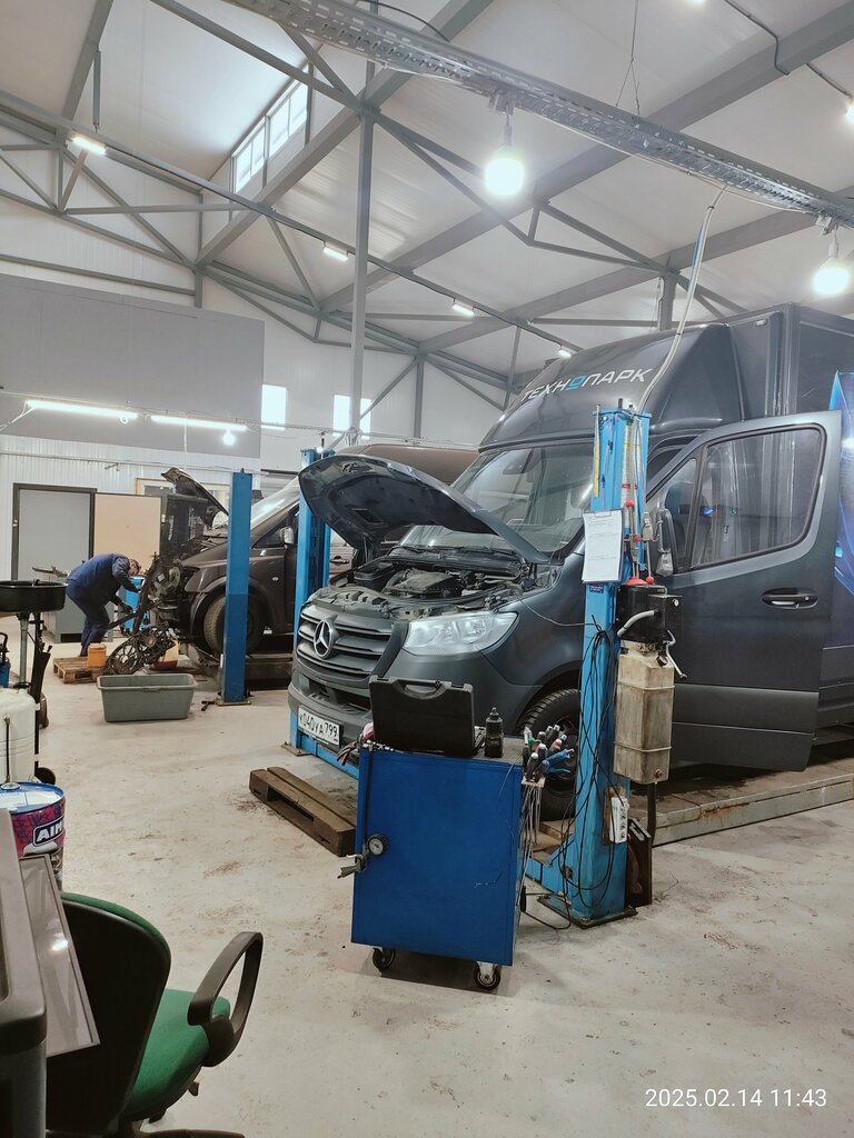 Otomobil servisi Sprinter - BusHaus, Moskova, foto