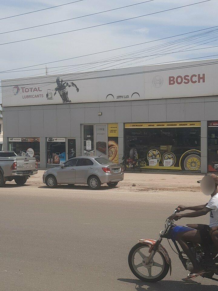 Otomobil yedek parçaları Total Lubrificantes, Loanda, foto